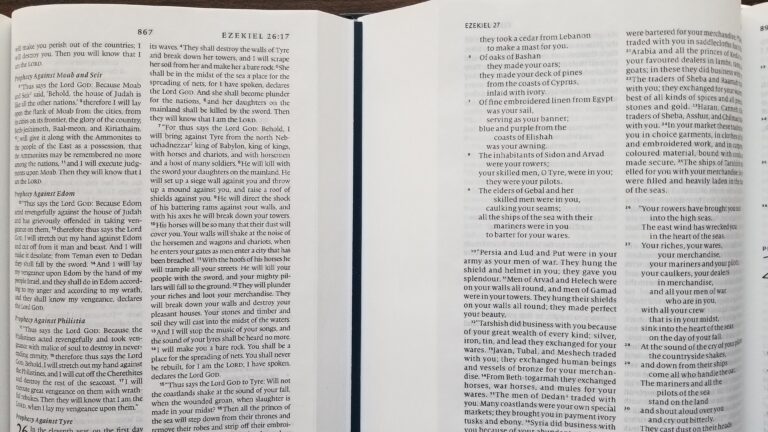Comparing the Augustine Bible to the new SPCK Hardcover ESV-CE ...